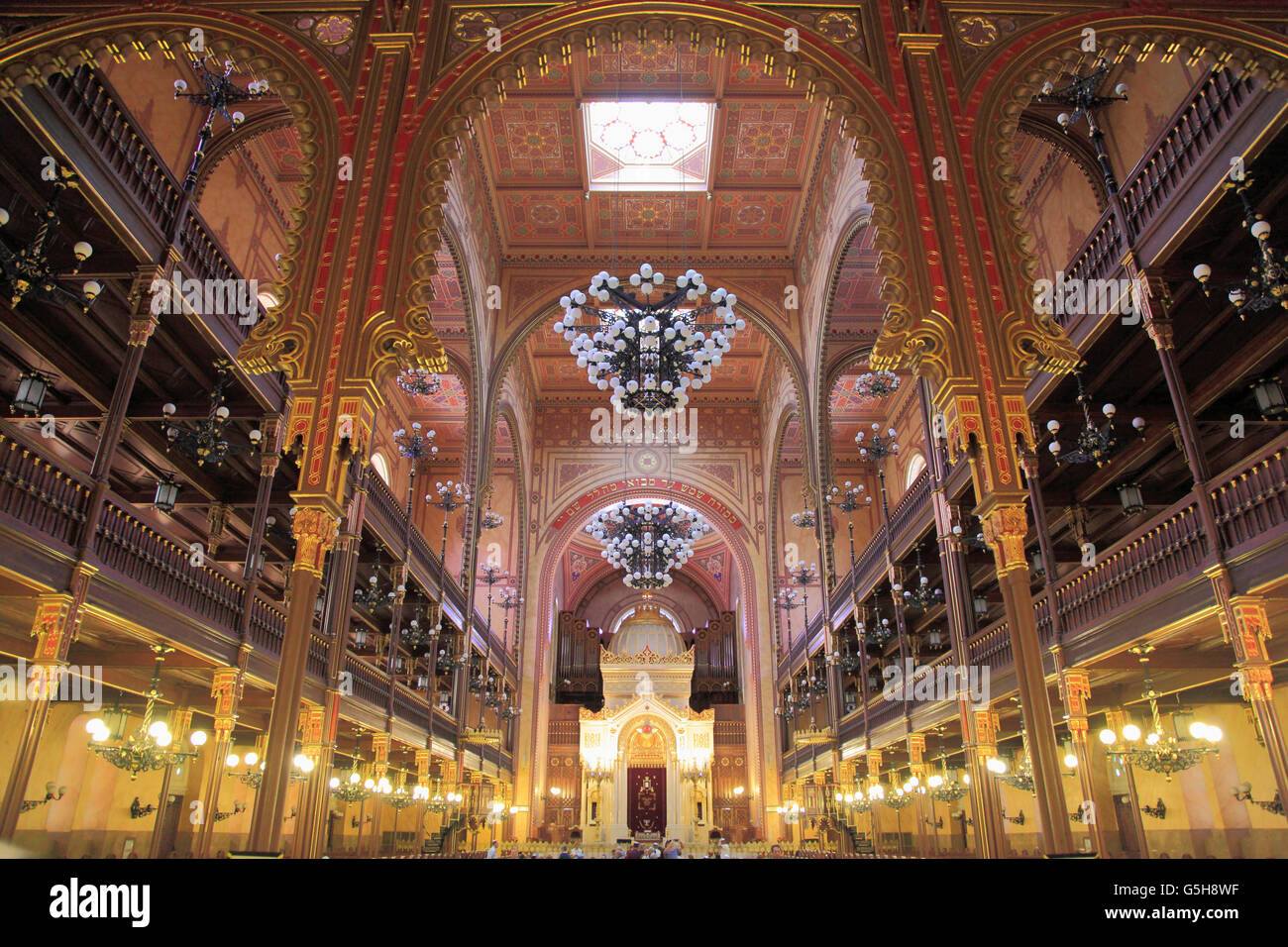 Synagogue interior jewish hi-res stock photography and images - Alamy