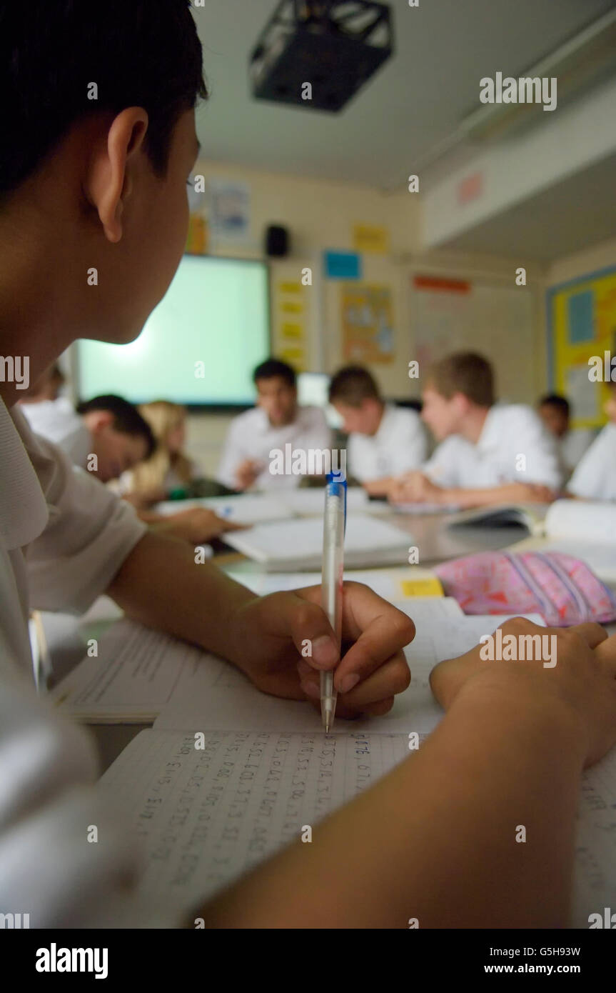 Secondary school maths lesson hi-res stock photography and images - Alamy