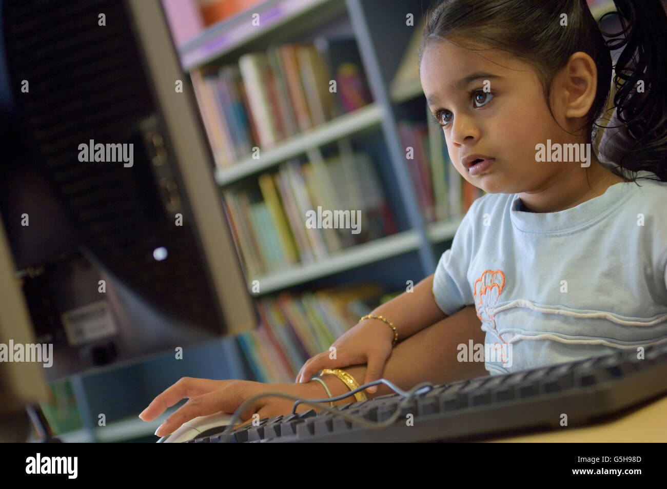 Children library uk hi-res stock photography and images - Alamy