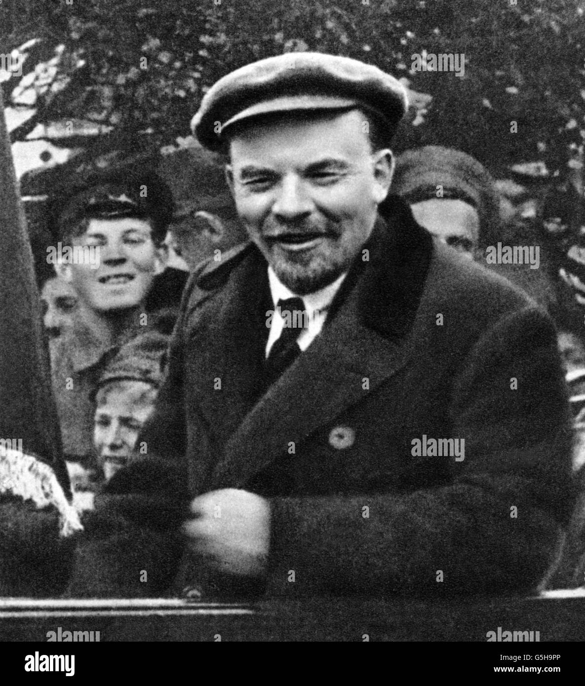 Smile lenin hi-res stock photography and images - Alamy
