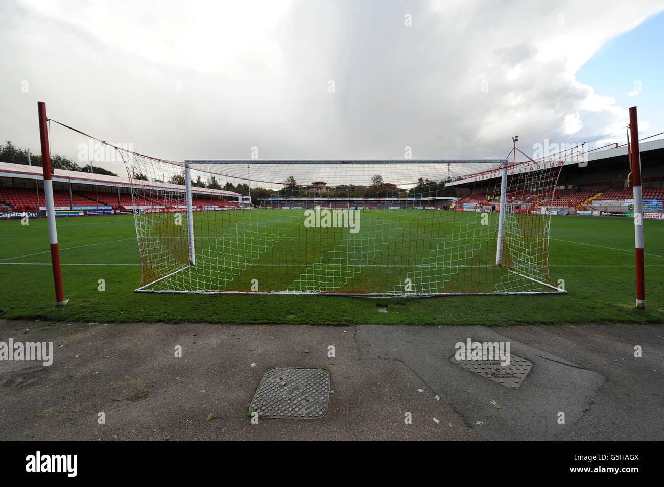 Crawley town stadium general view hi-res stock photography and images ...