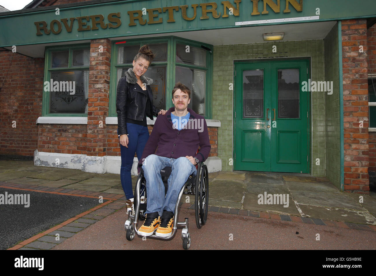 Coronation Street actress Brooke Vincent talks to wheelchair user and ...