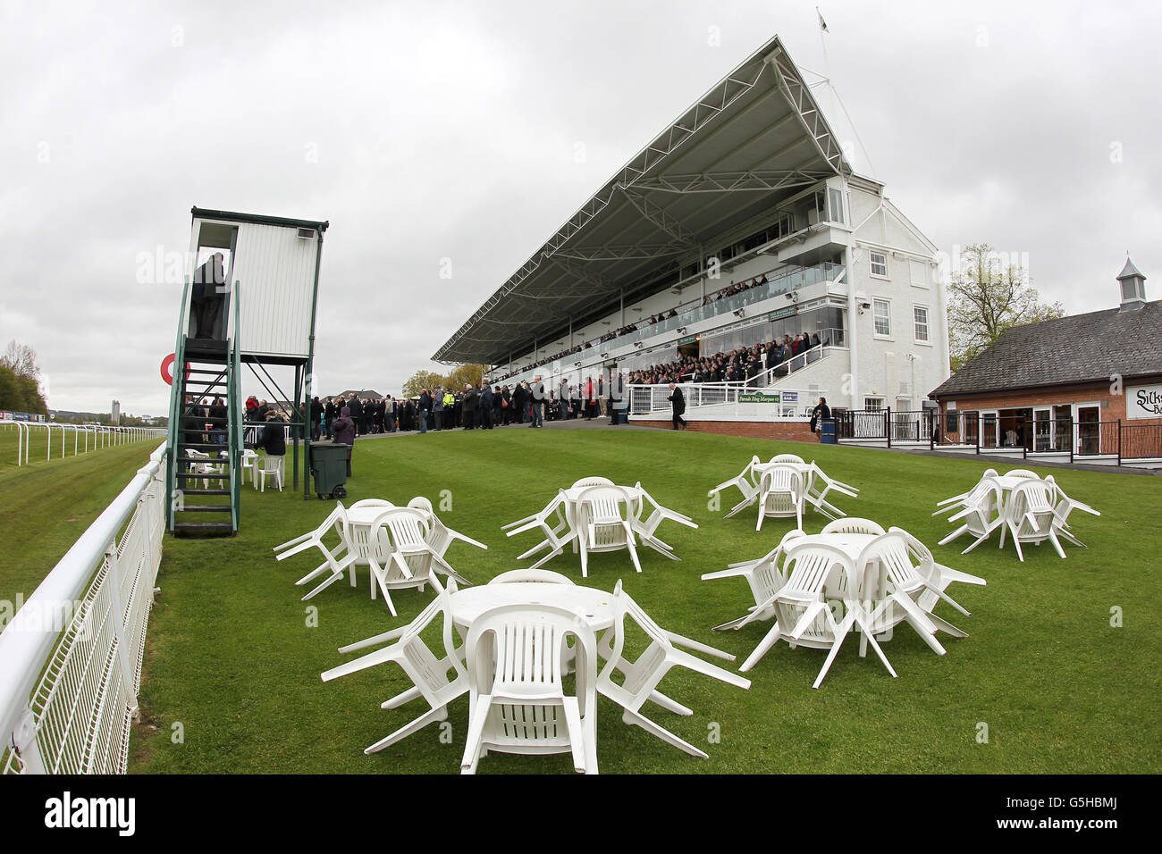 Hamilton park racecourse horse hi-res stock photography and images - Alamy