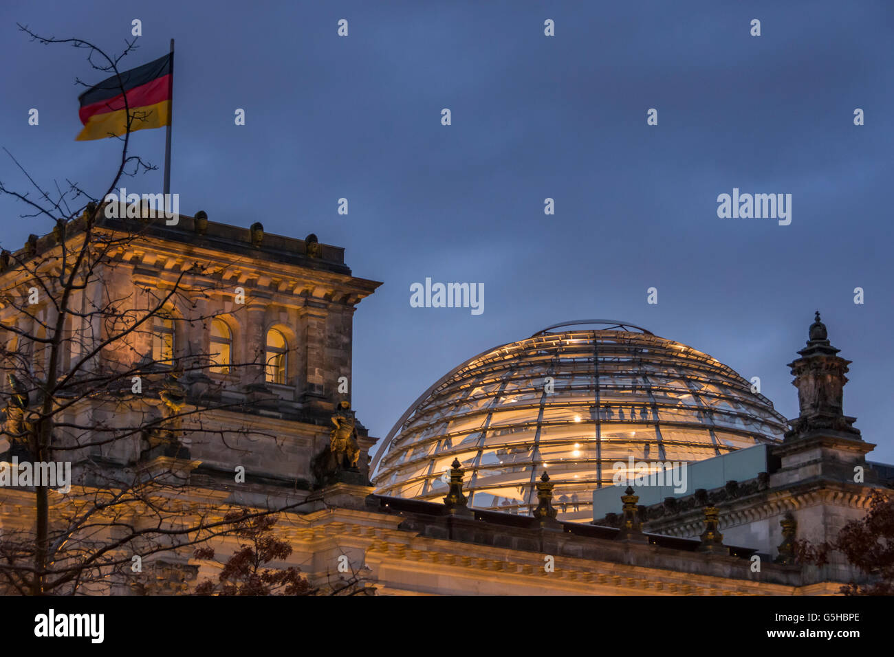 Reichstag dome hi-res stock photography and images - Alamy