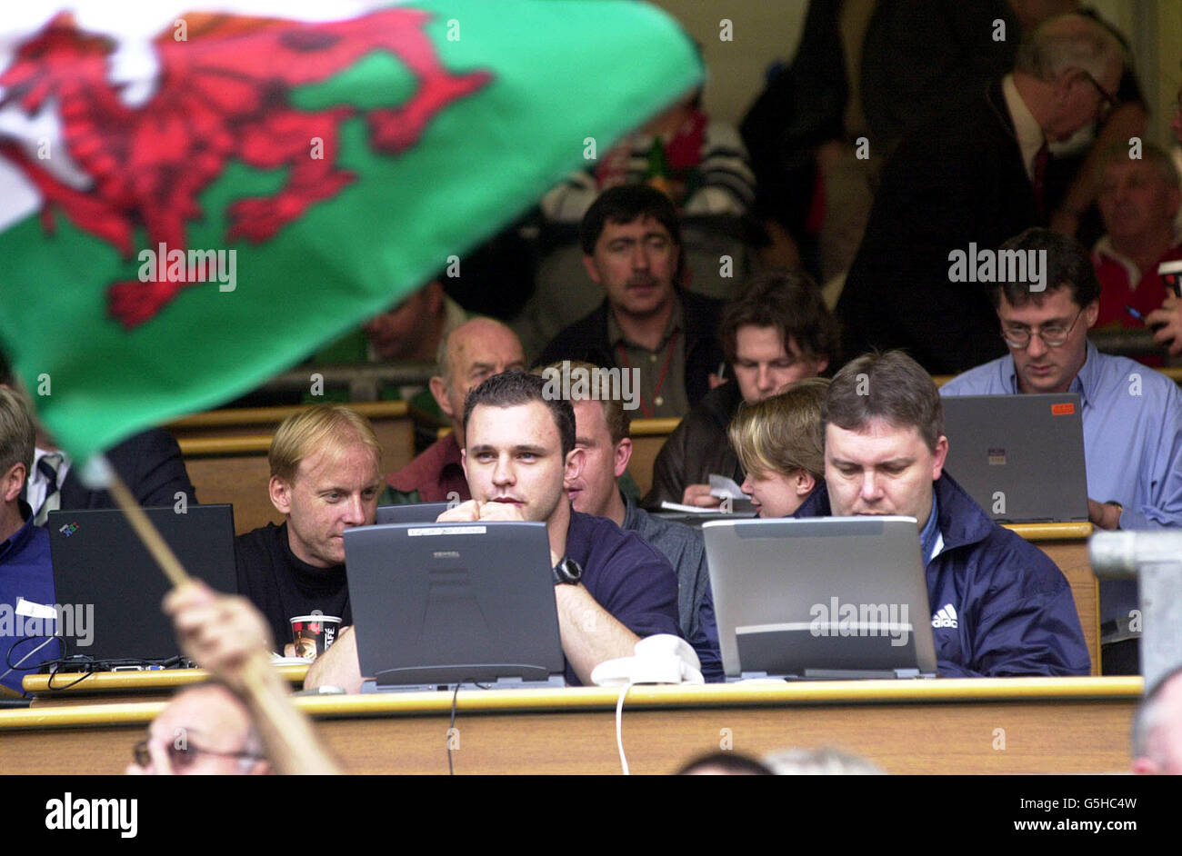 Sports reporters in stadium hi-res stock photography and images - Alamy