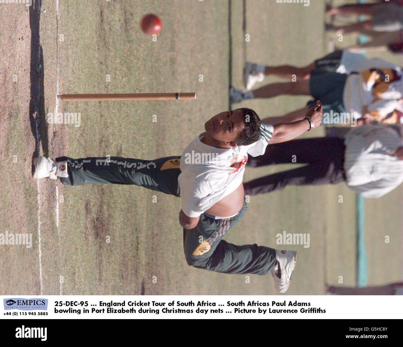 Paul adams of south africa bowling hi-res stock photography and images ...