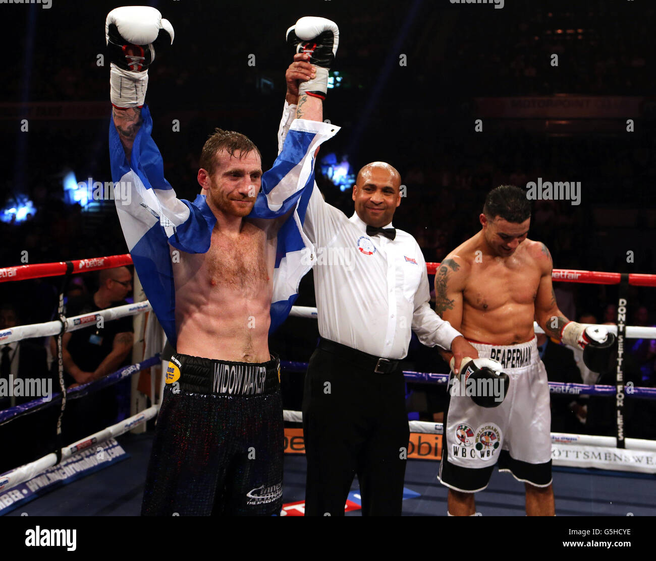 Kenny anderson vs robin reid hi-res stock photography and images - Alamy