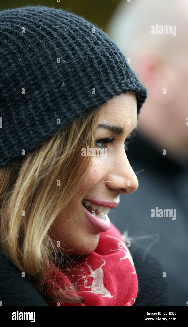 Singer Leona Lewis takes part in the five mile sponsored walk for ...