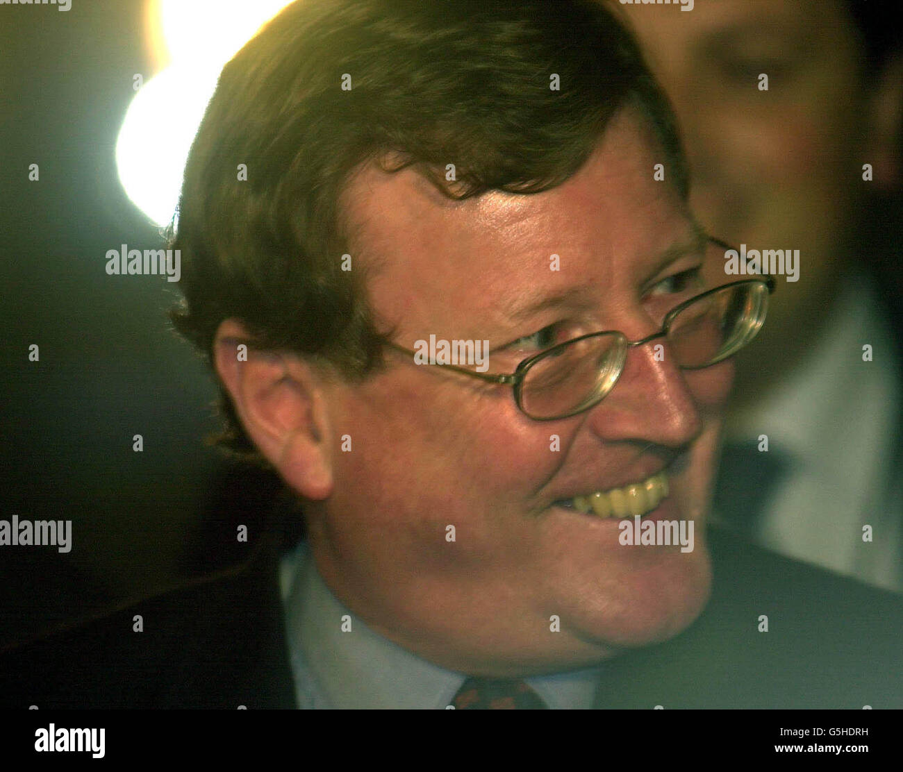 David trimble ira decommissioning weapons hi-res stock photography and ...
