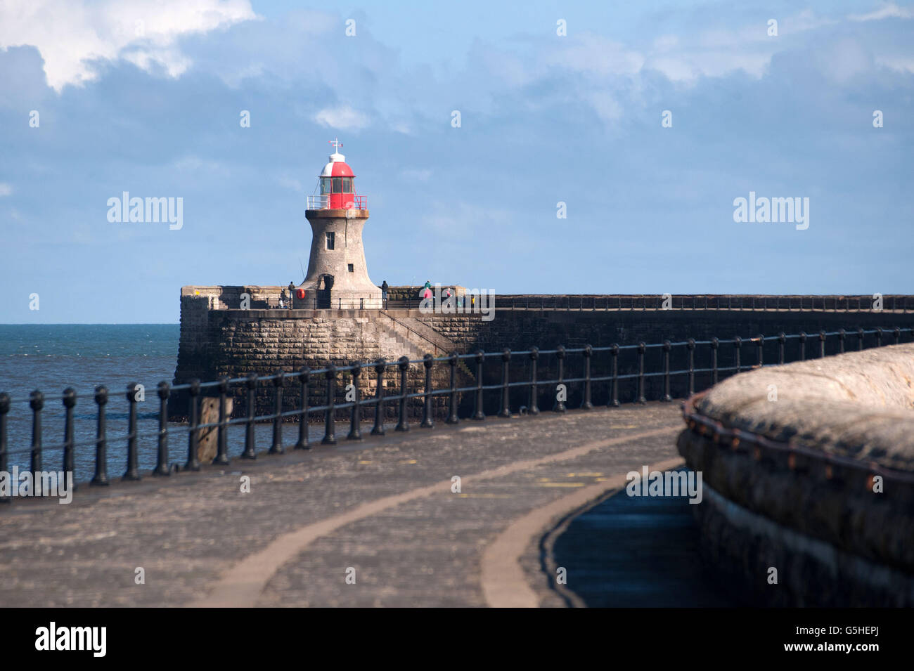 South Shields Lighthouse, River Tyne, South Pier Stock Photo - Alamy