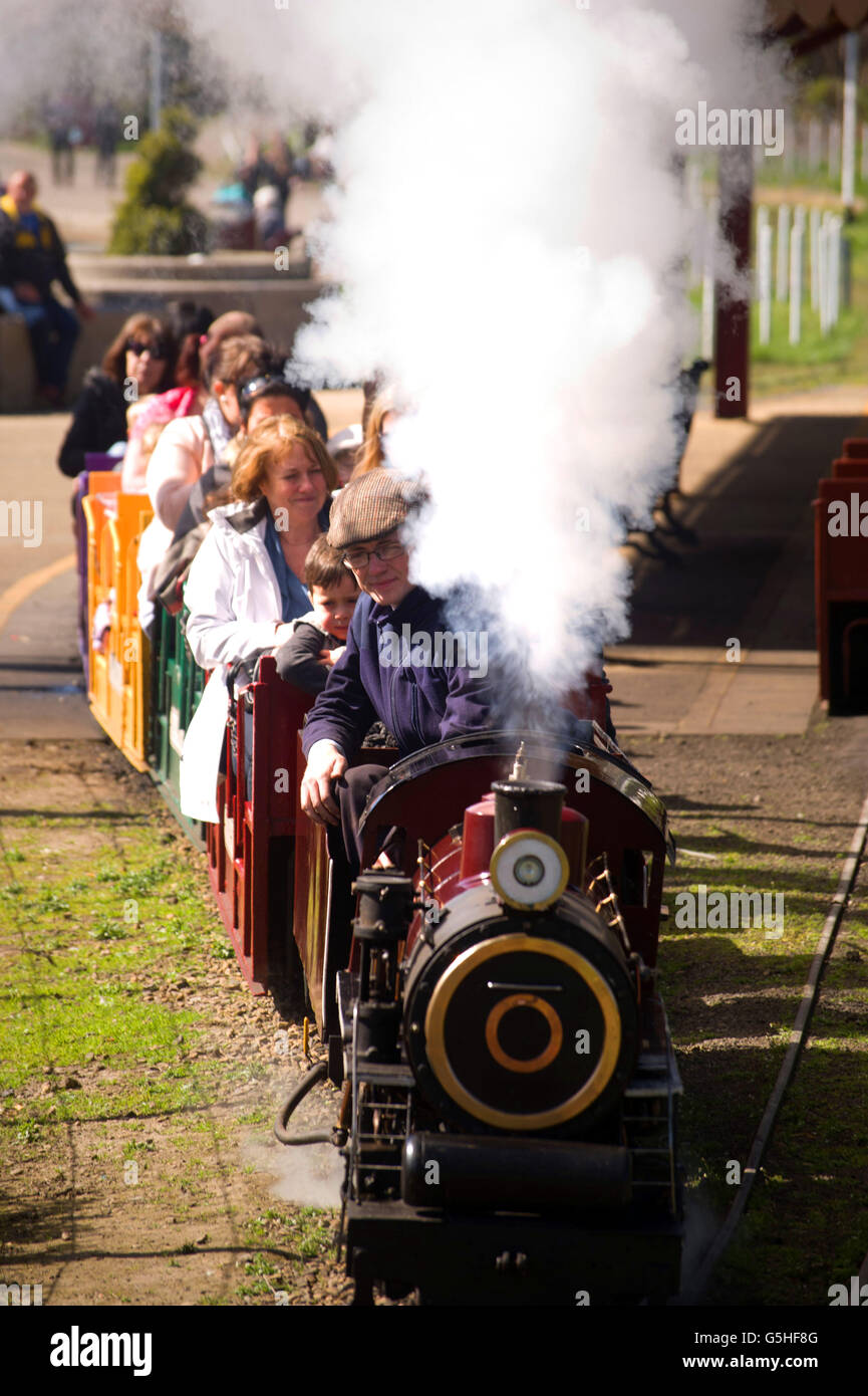 Miniature steam train, South Marine Park South Shields Stock Photo - Alamy