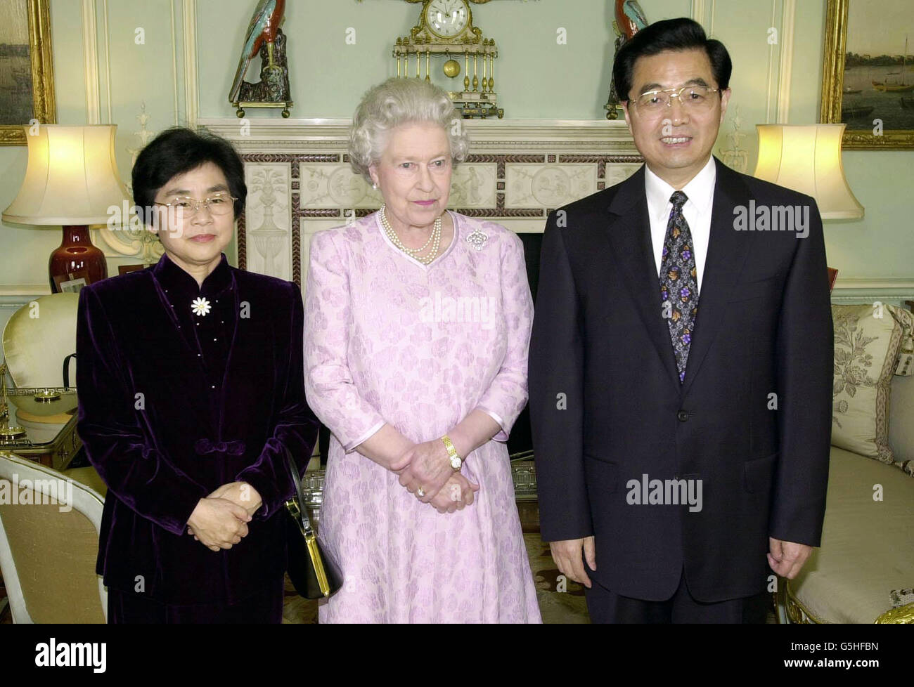 Queen elizabeth ii meets chinese vice president hu jintao hi-res stock ... Queen elizabeth ii meets chinese vice president hu jintao hi-res stock ...