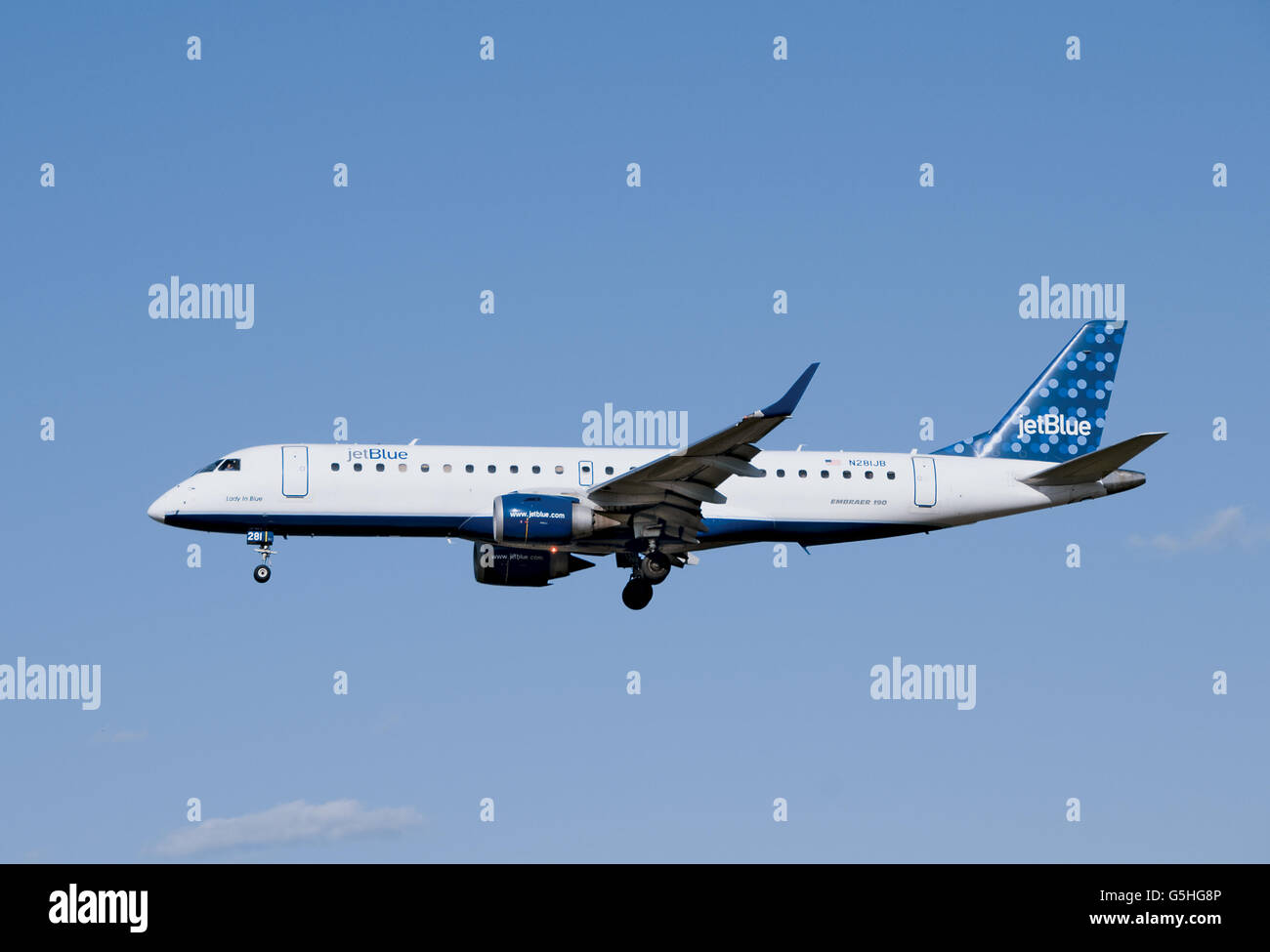 Jetblue airplane hi-res stock photography and images - Alamy