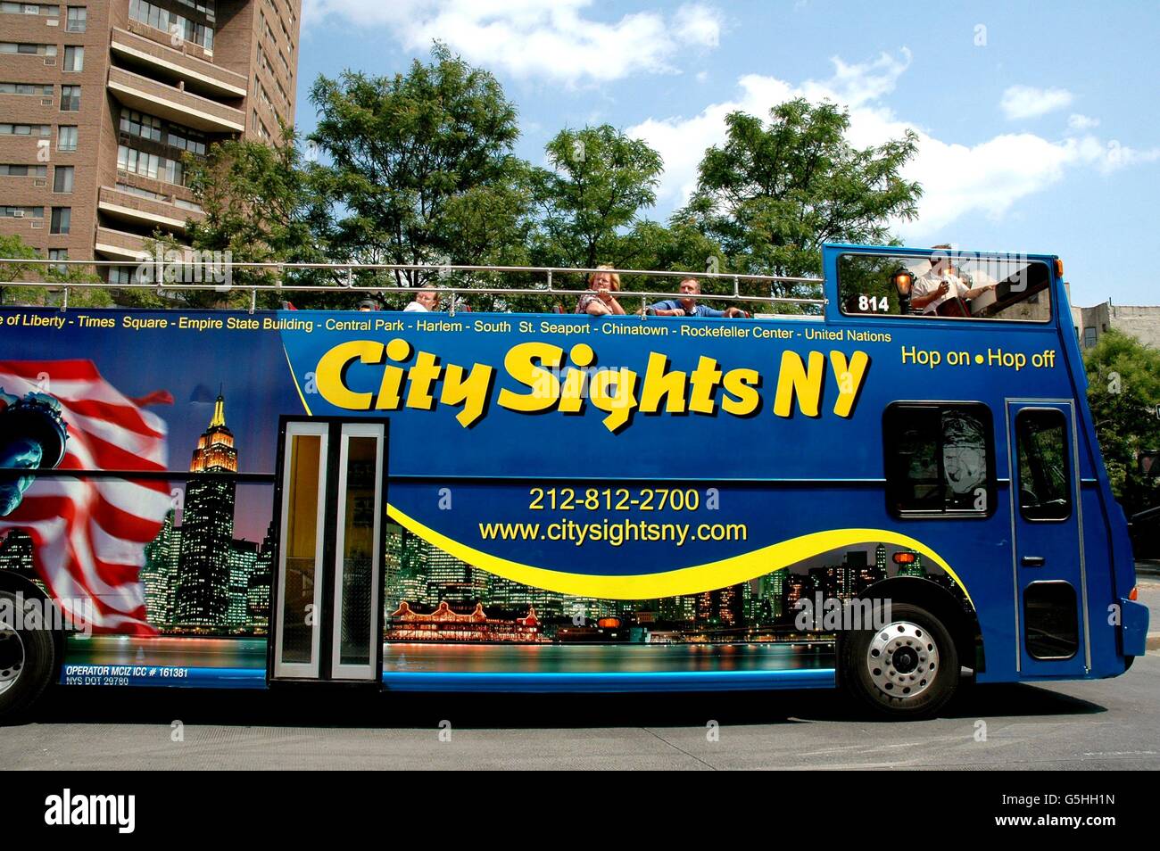 New York City : NYC: City Sights NY double decker tour bus on Fifth ...