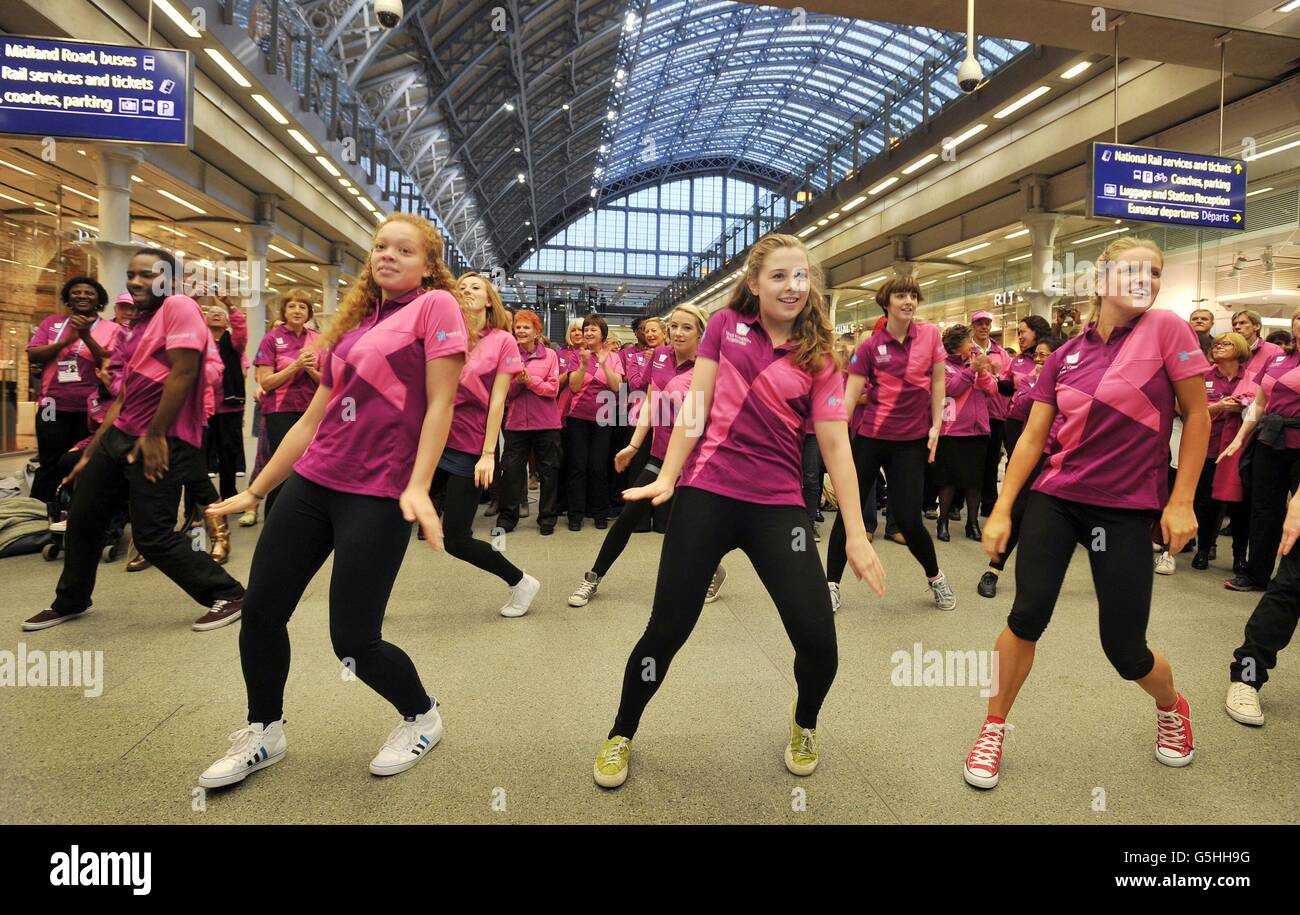 Entertain arriving passengers public hi-res stock photography and ...