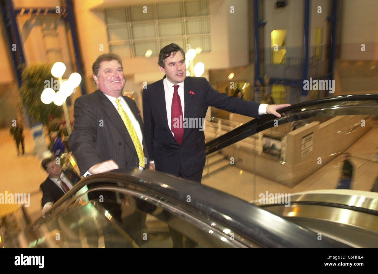 Warning signs escalator hi-res stock photography and images - Alamy