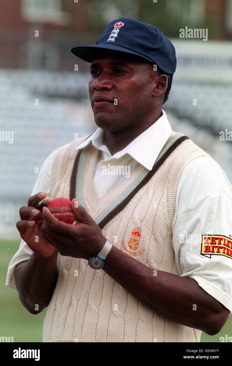 Devon malcolm cricket hi-res stock photography and images - Alamy