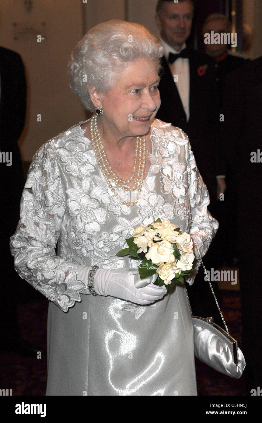 Queen royal opera house event hi-res stock photography and images - Alamy