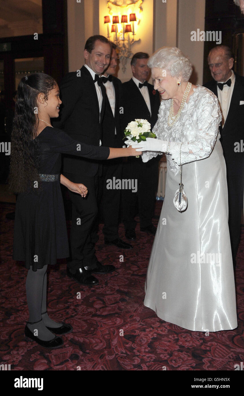 Queen at Royal Opera House event Stock Photo - Alamy