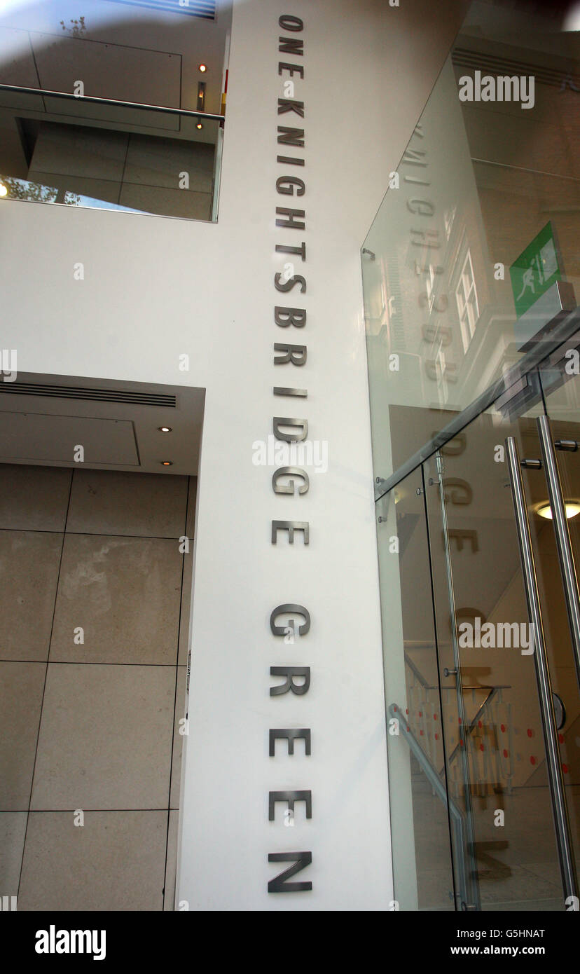 Number 1 knightsbridge green hi-res stock photography and images - Alamy