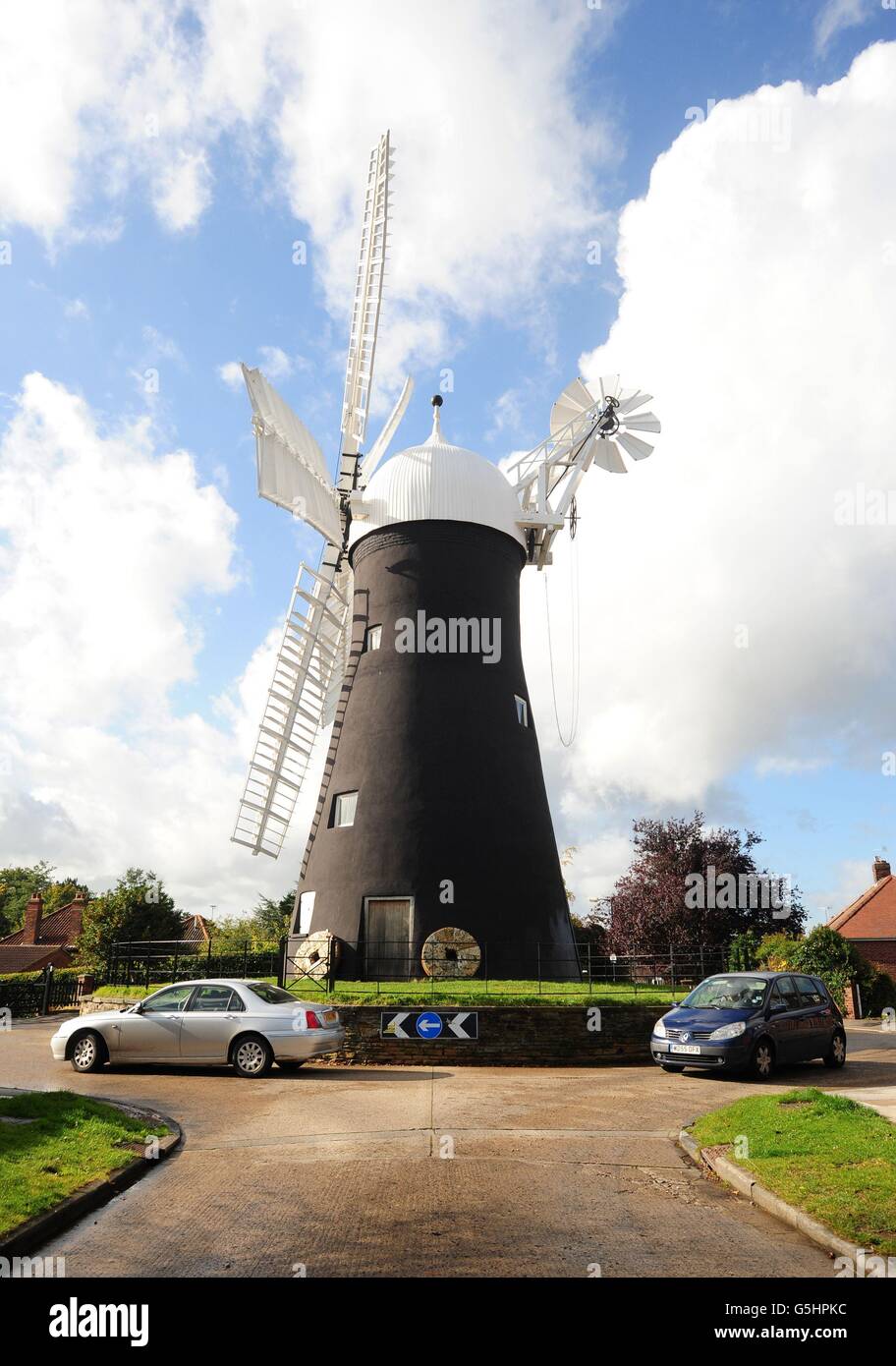 Best roundabouts hi-res stock photography and images - Alamy