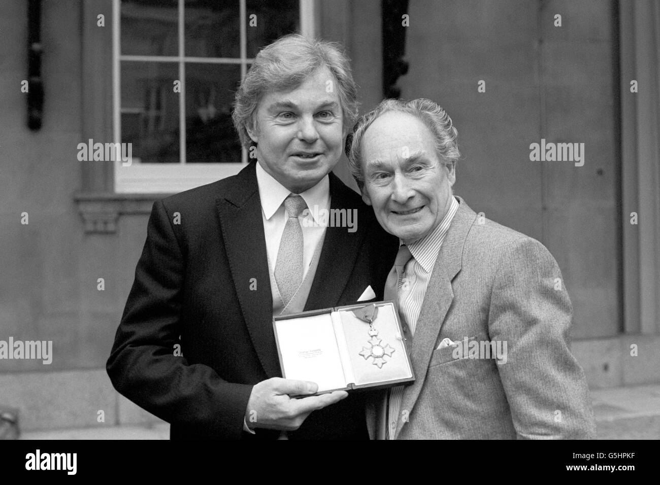 Actor Derek Jacobi Stock Photos & Actor Derek Jacobi Stock Images - Alamy