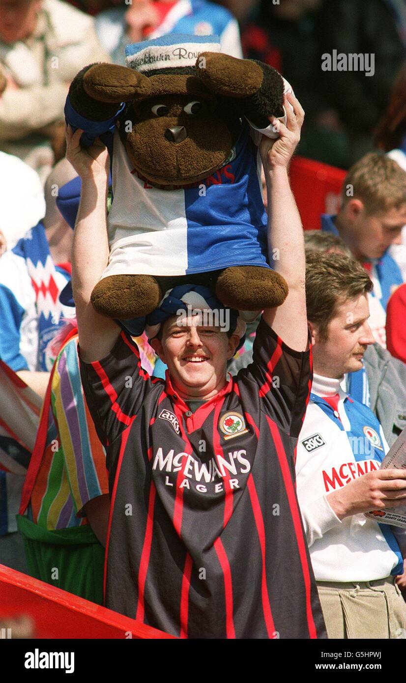 Blackburn rovers fan celebrates hi-res stock photography and images - Alamy