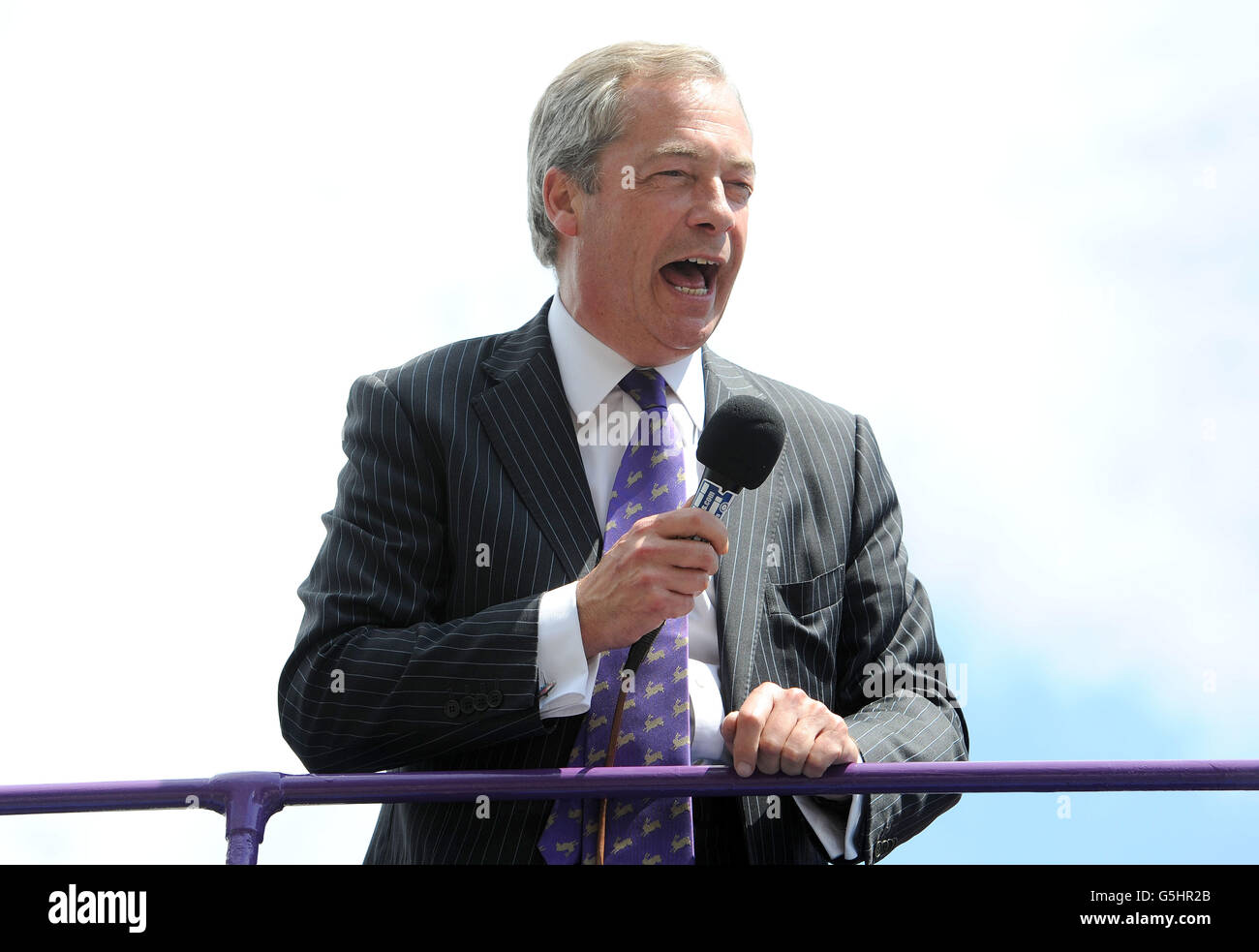 Ukip Leader Nigel Farage leaves by his Brexit Bus from Clacton-on-Sea ...