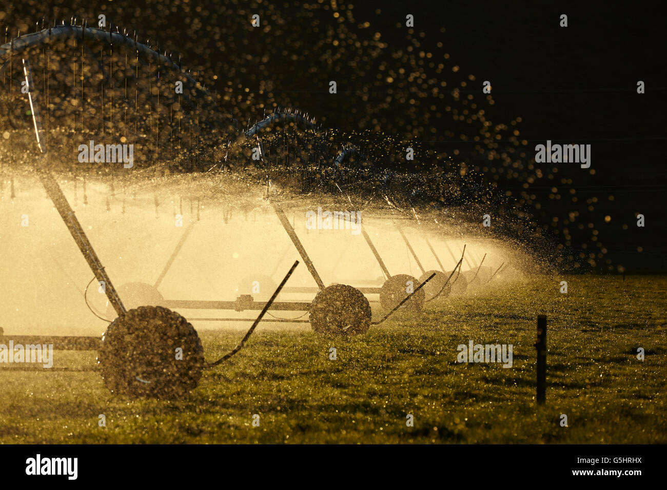 Pivoting boom irrigation hi-res stock photography and images - Alamy
