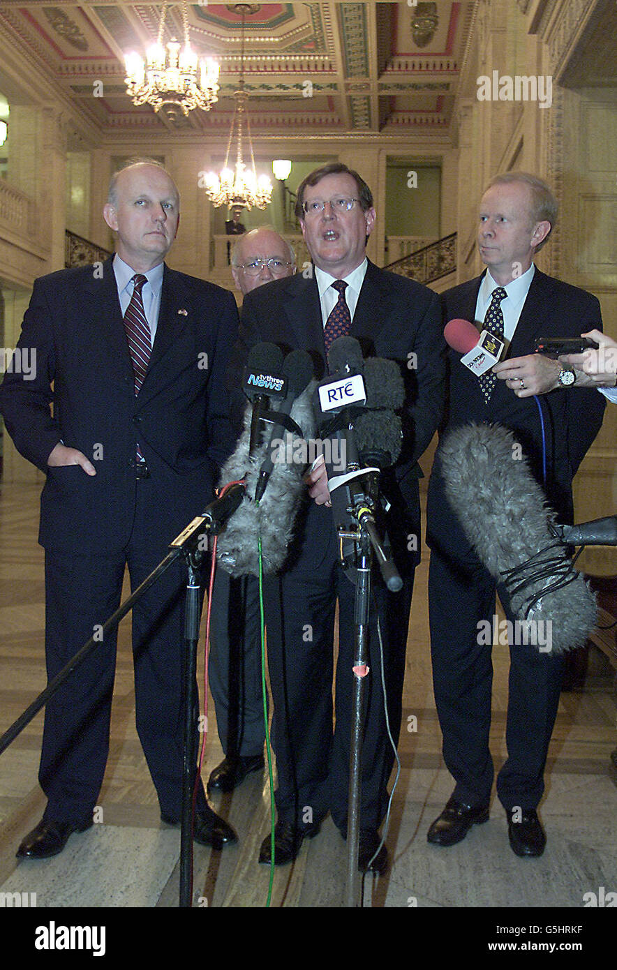 Ulster Unionist Leader David Trimble (centre) with his four ministers ...