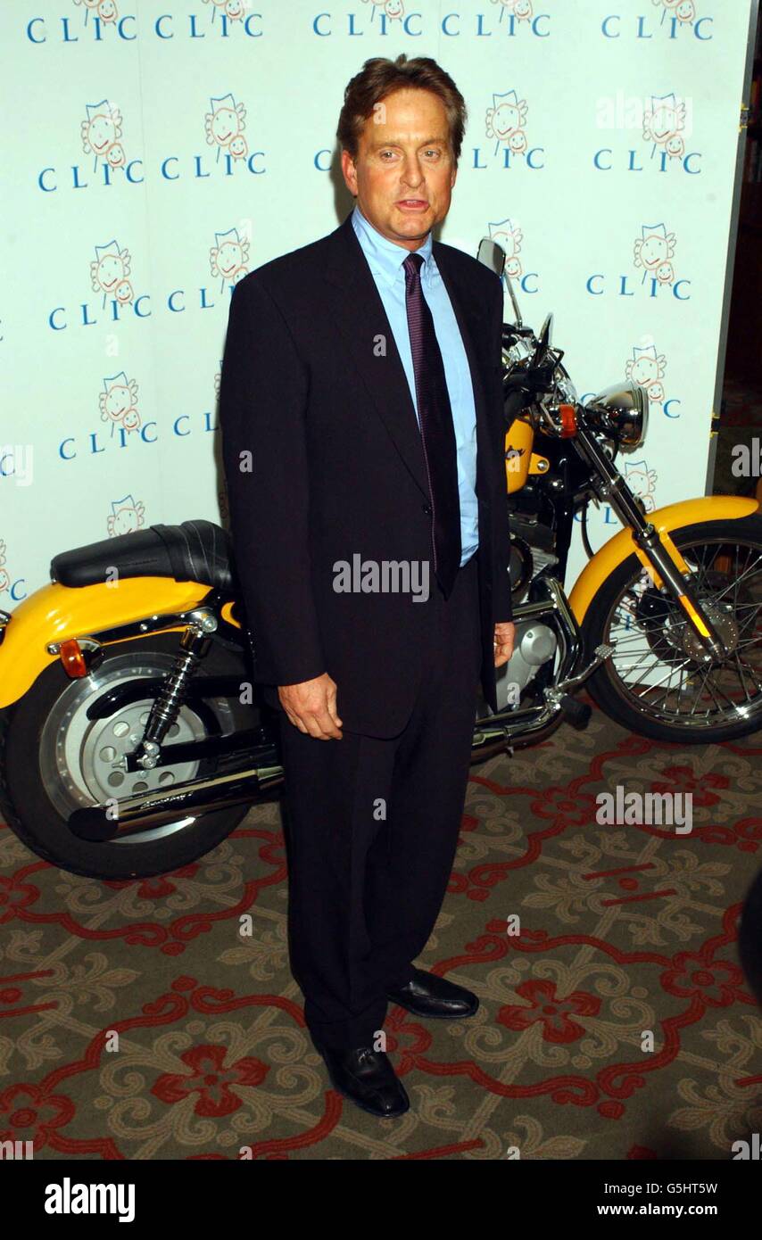 Douglas Celebrity 60 Photos - Moonagedaydream.film