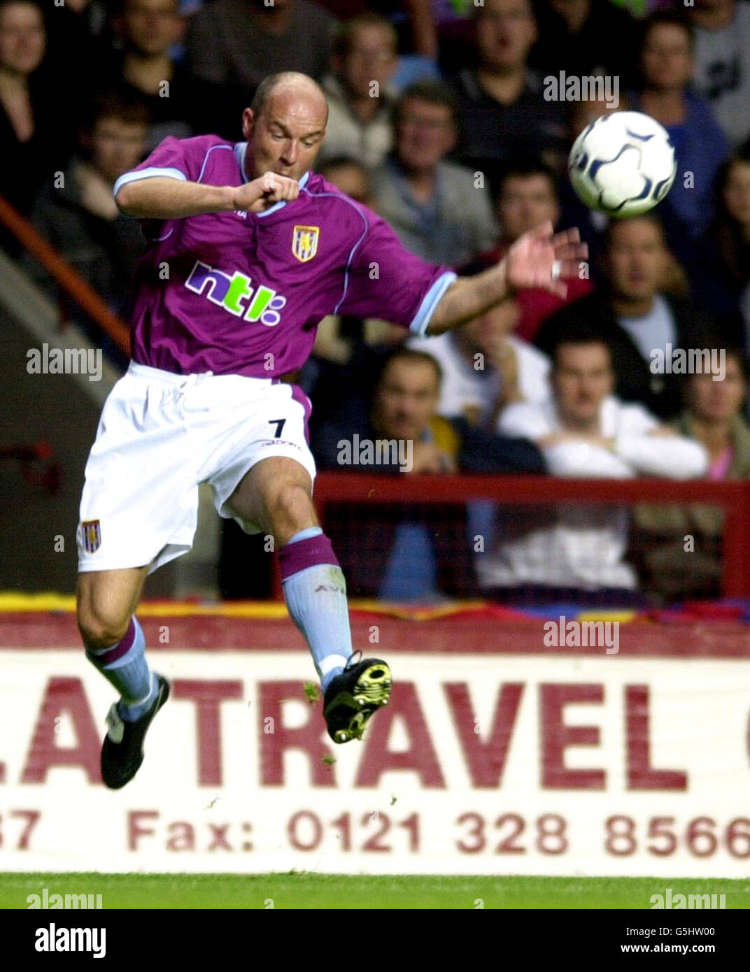 FOOTBALL ASTON VILLA STEVE STONE Stock Photo - Alamy