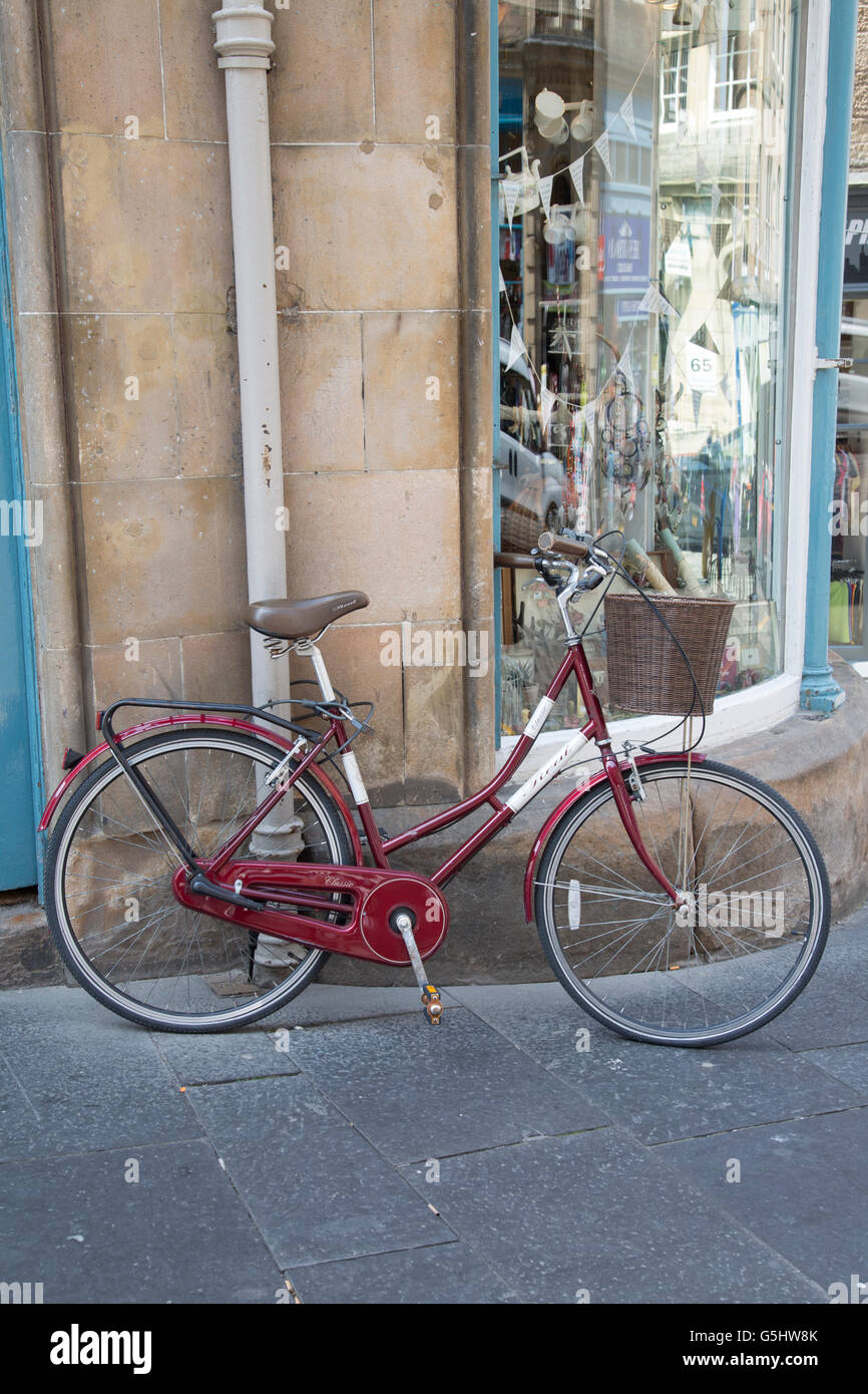 Edinburgh bike hi-res stock photography and images - Alamy