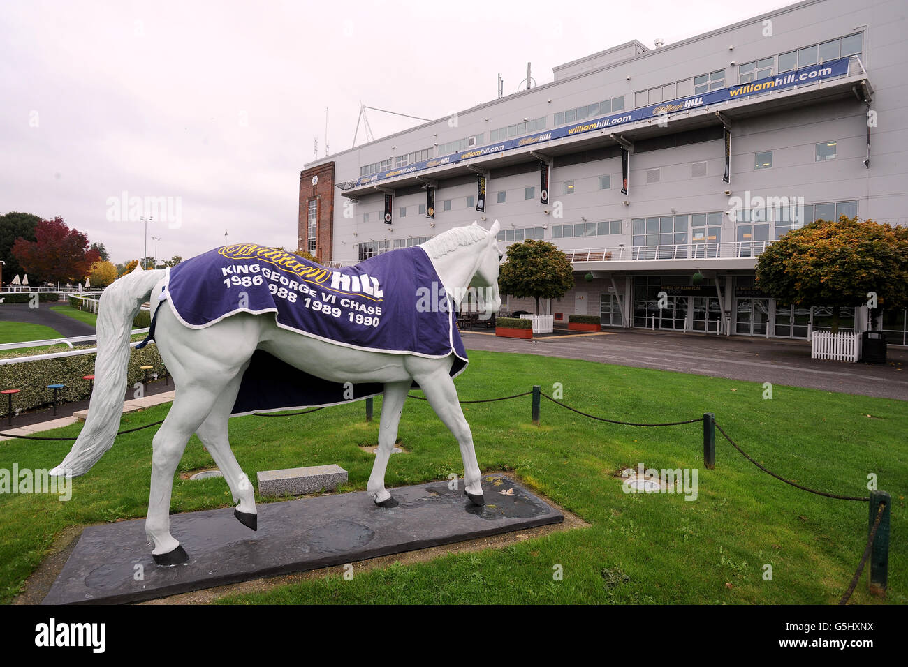 Horse Racing - William Hill Jump Sunday - Kempton Racecourse Stock ...