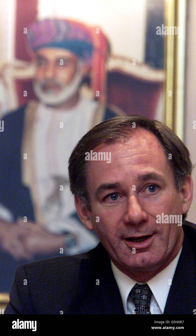 Politics speaking military geoff hoon hi-res stock photography and ...