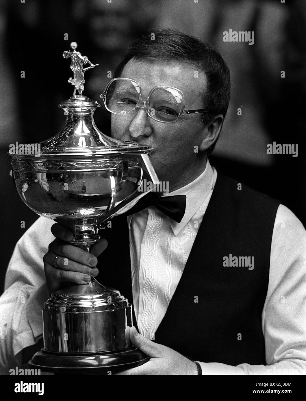 Snooker championship trophy Black and White Stock Photos & Images - Alamy