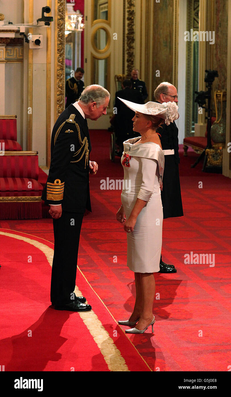 Actress amanda redman hi-res stock photography and images - Alamy