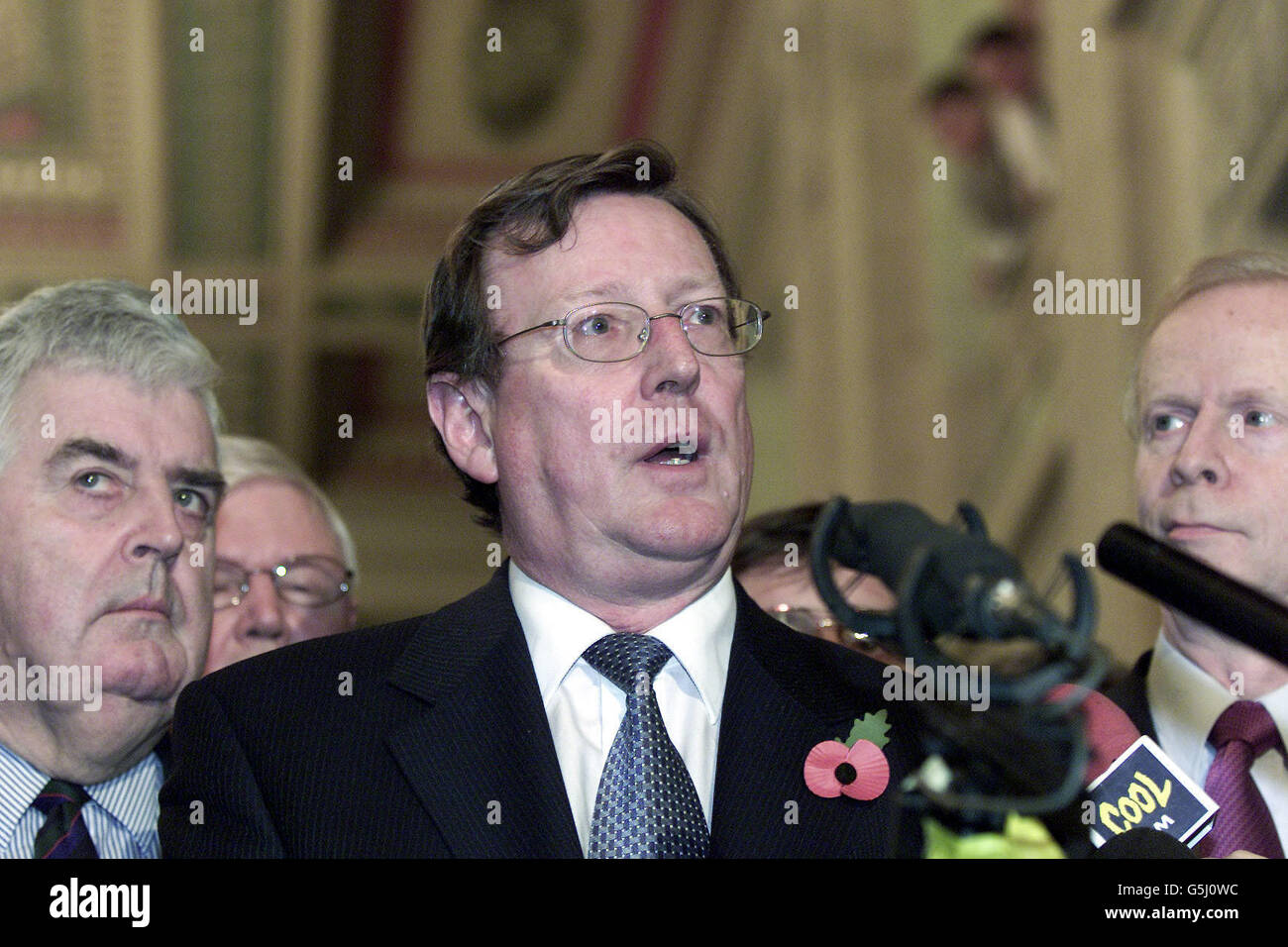 David Trimble speaking at Stormont Stock Photo - Alamy