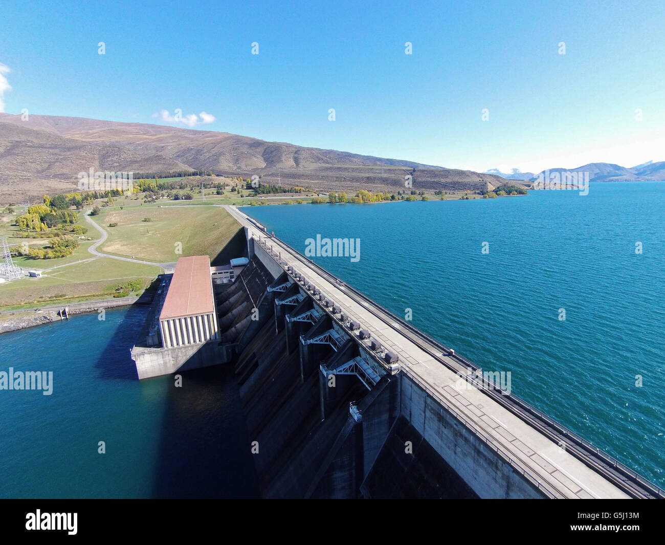 Lake Aviemore, Aviemore Dam, and Lake Waitaki (below dam), Waitaki ...