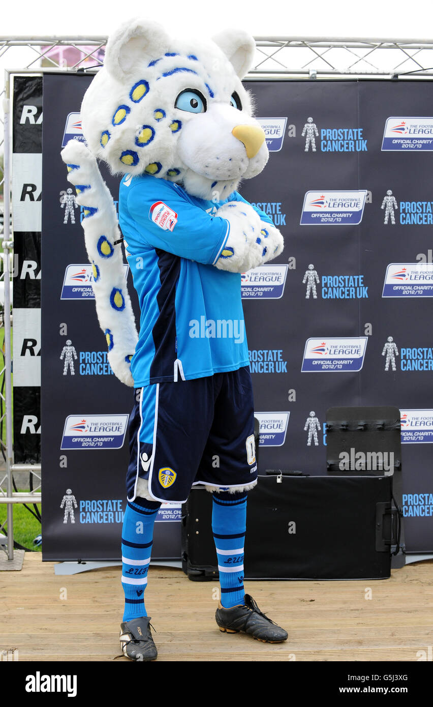 Soccer football league charity mascot race 2012 doncaster racecourse ...