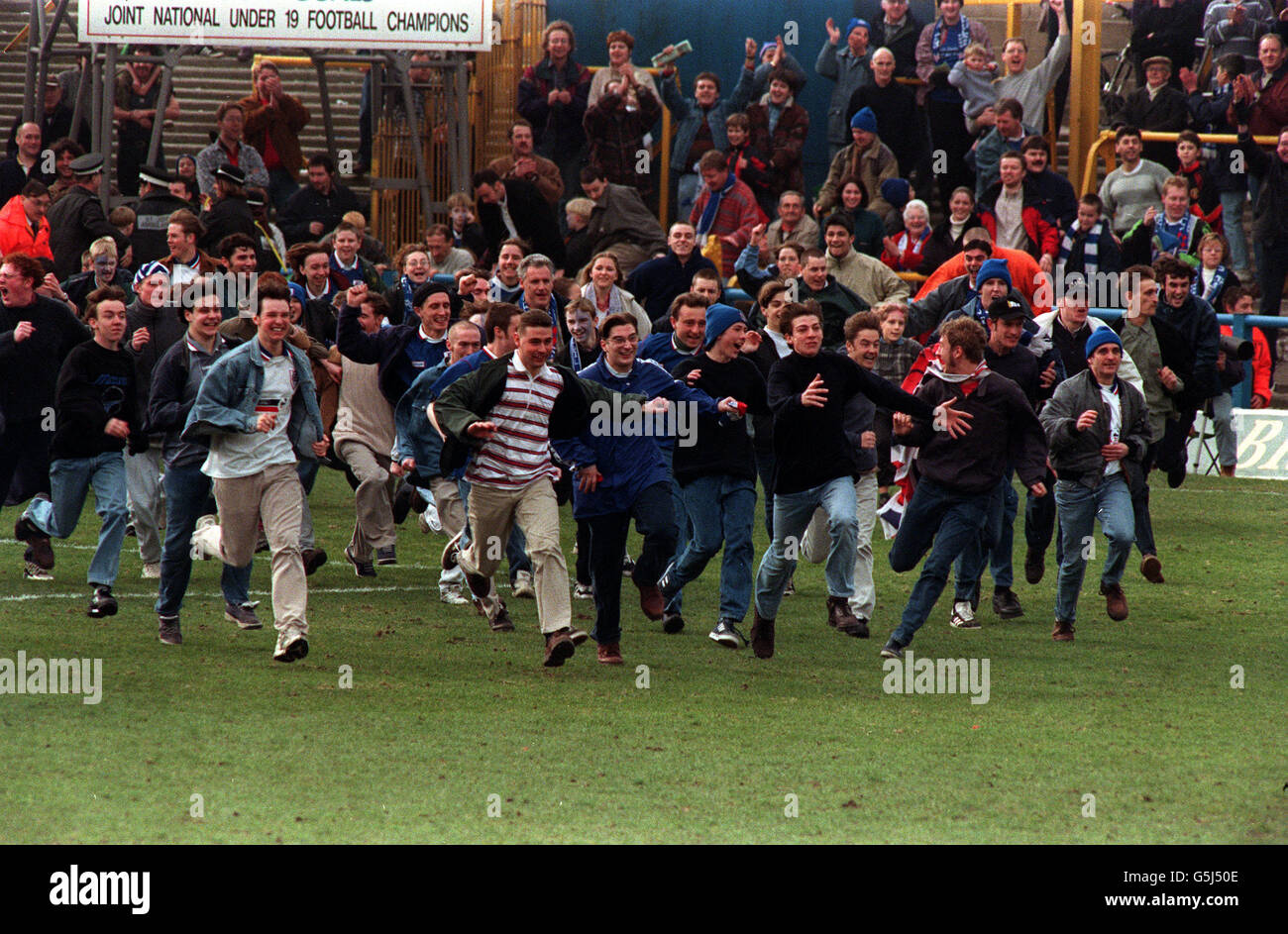 CHESTERFIELD FANS : 1997 Stock Photo - Alamy