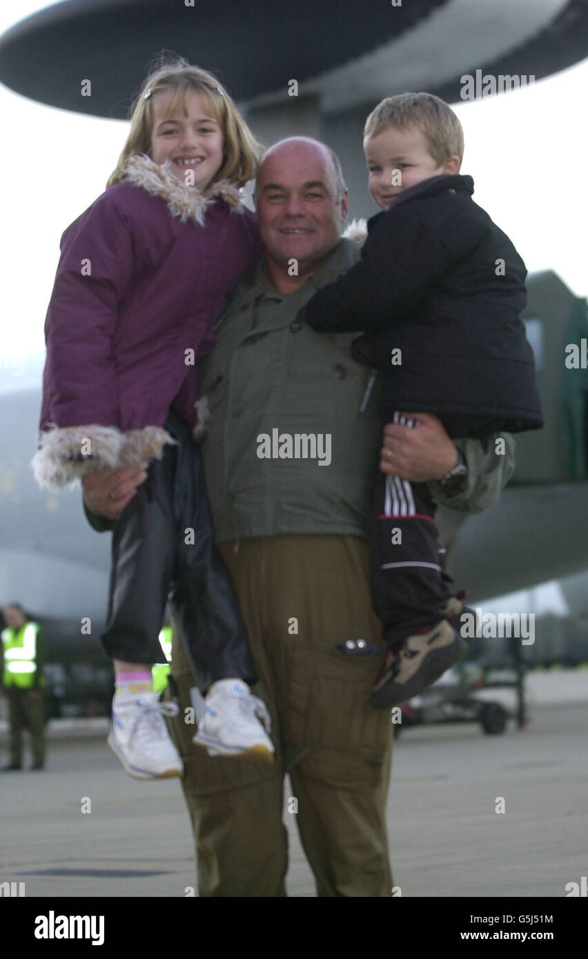 Flight Sergeant Ron Cumberpatch, reunited with his daughter Emily, 8 ...