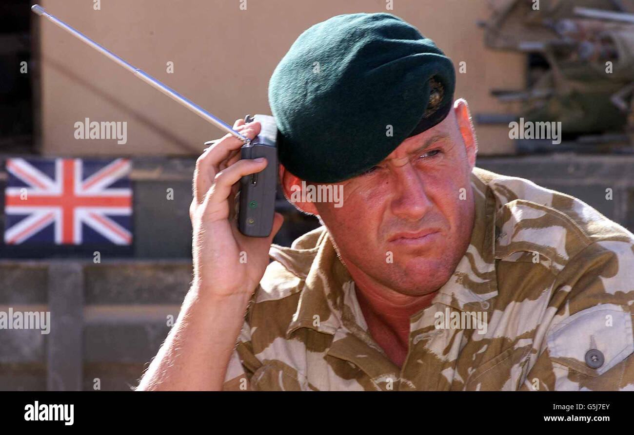 Royal marine sgt paul smitham from penzance hi-res stock photography ...