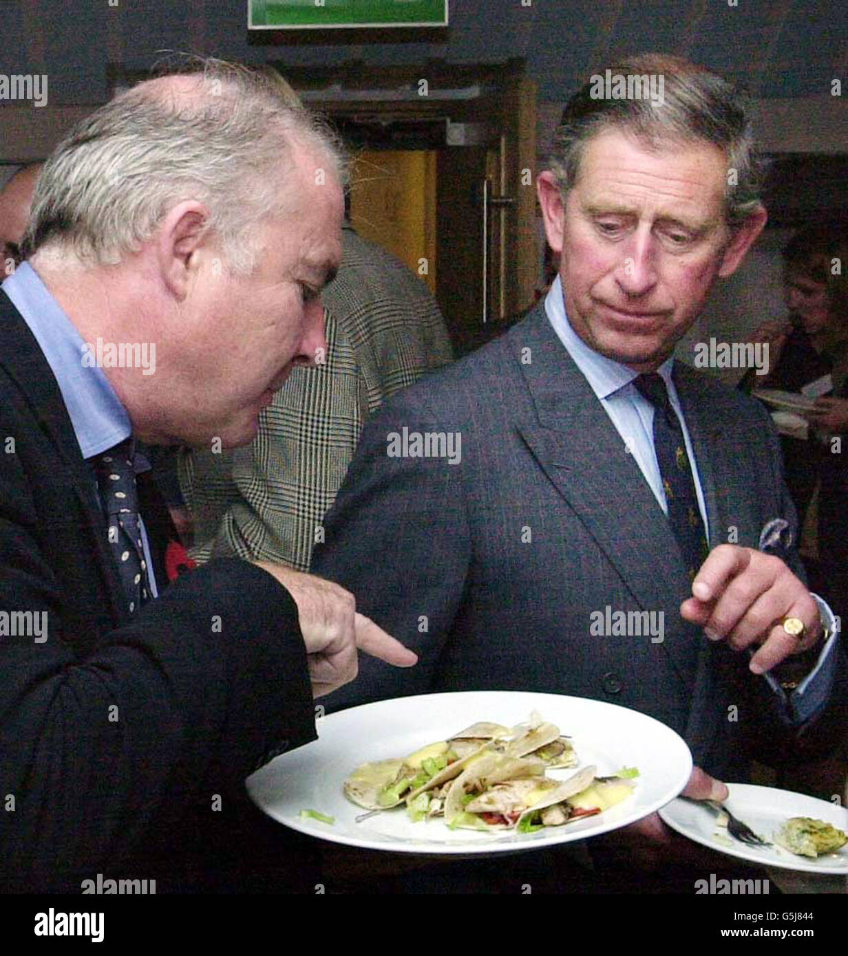 The prince of wales with celebrity tv chef rick stein hi-res stock ...