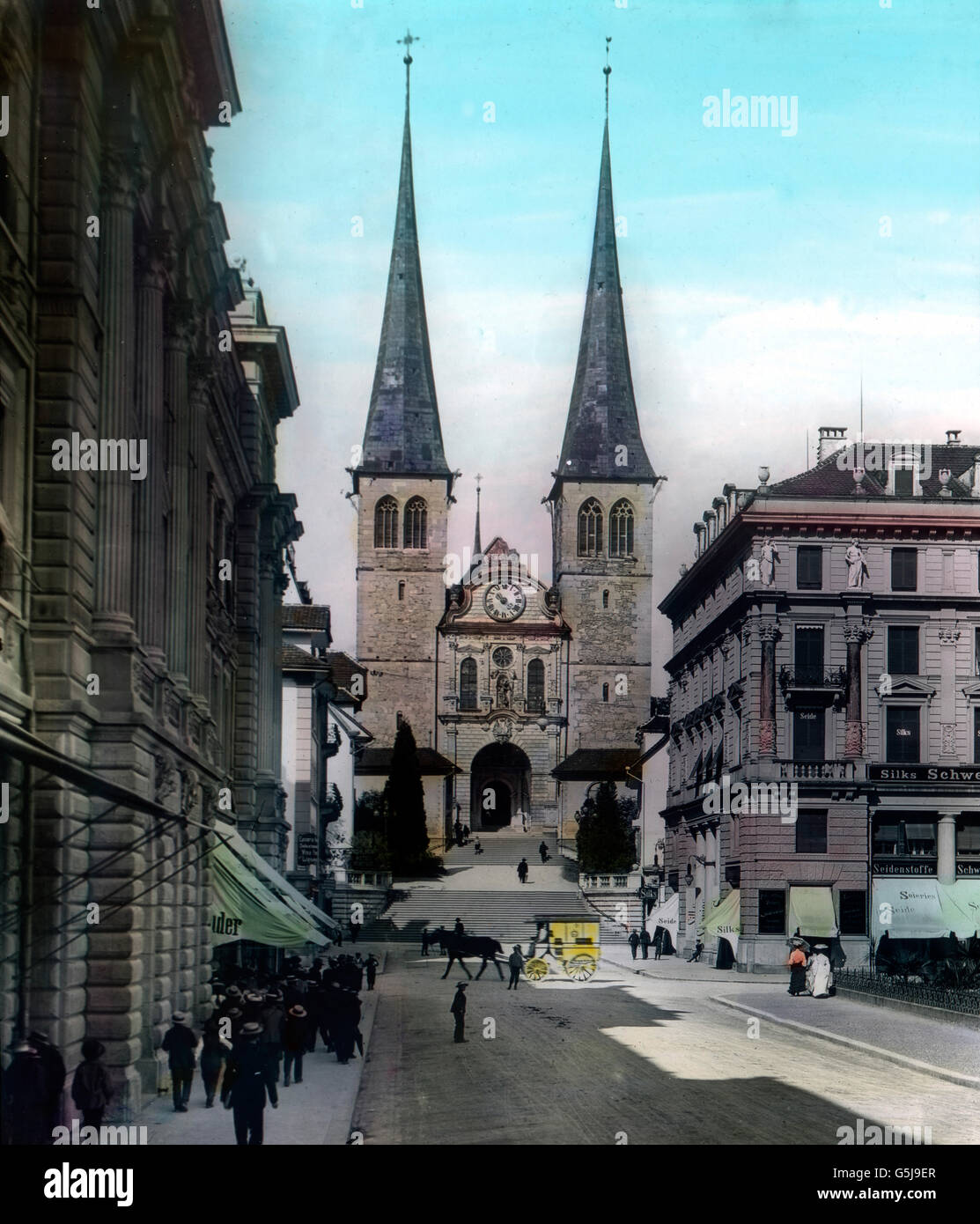 Die Hofkirche St. Leodegar in Luzern, Schweiz, ca. 1910er Jahre. The ...