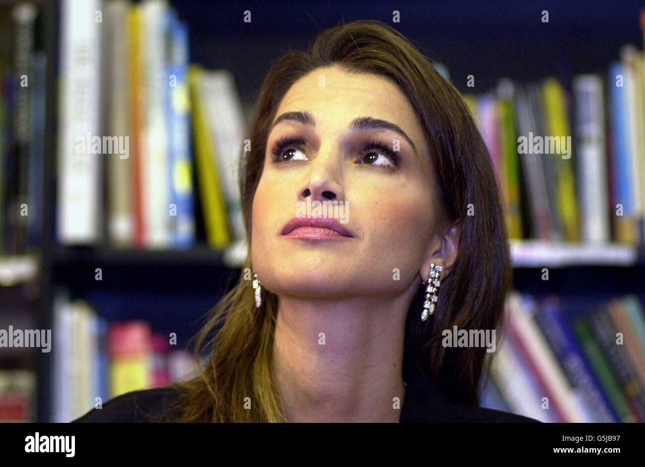 Queen rania al abdullah of jordan arrives at the british council hi-res ...