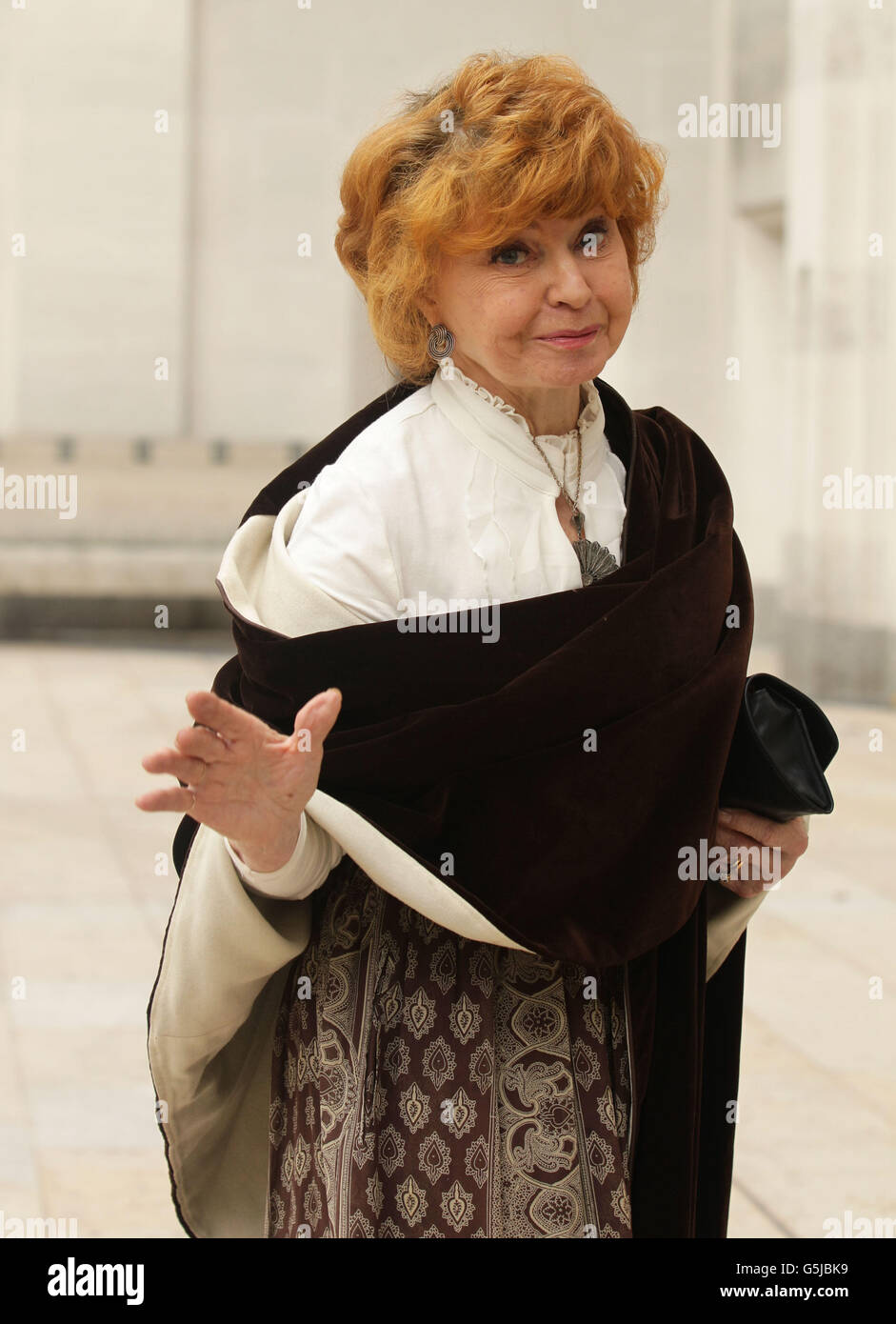 Prunella scales hi-res stock photography and images - Alamy