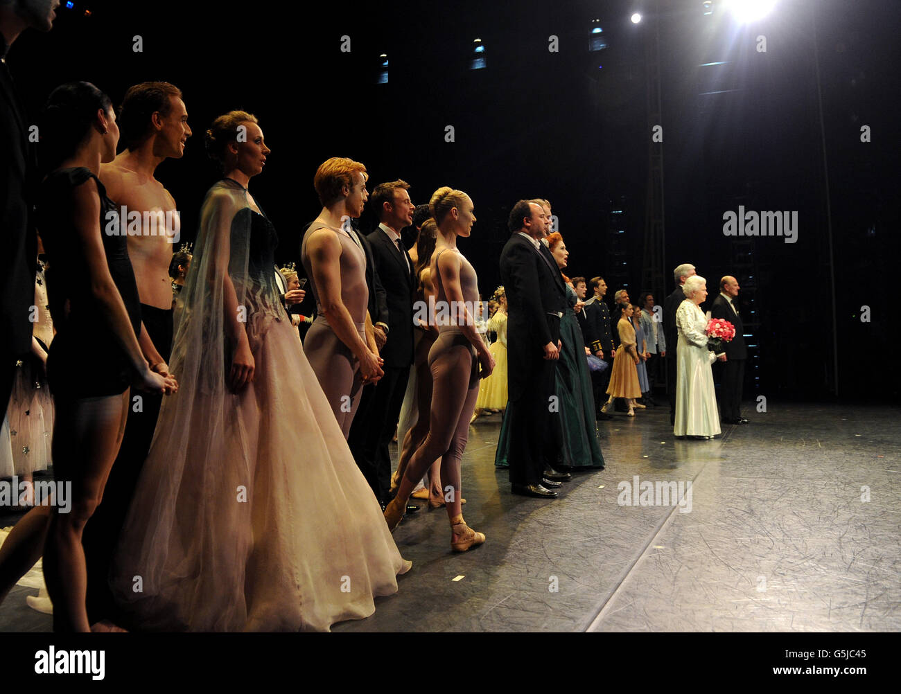 Queen royal opera house event hi-res stock photography and images - Alamy