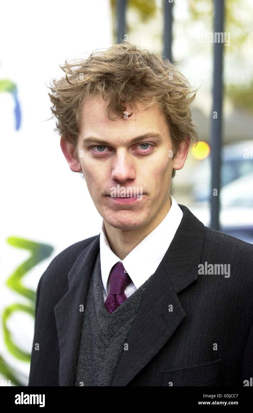 Modified faces hi-res stock photography and images - Alamy