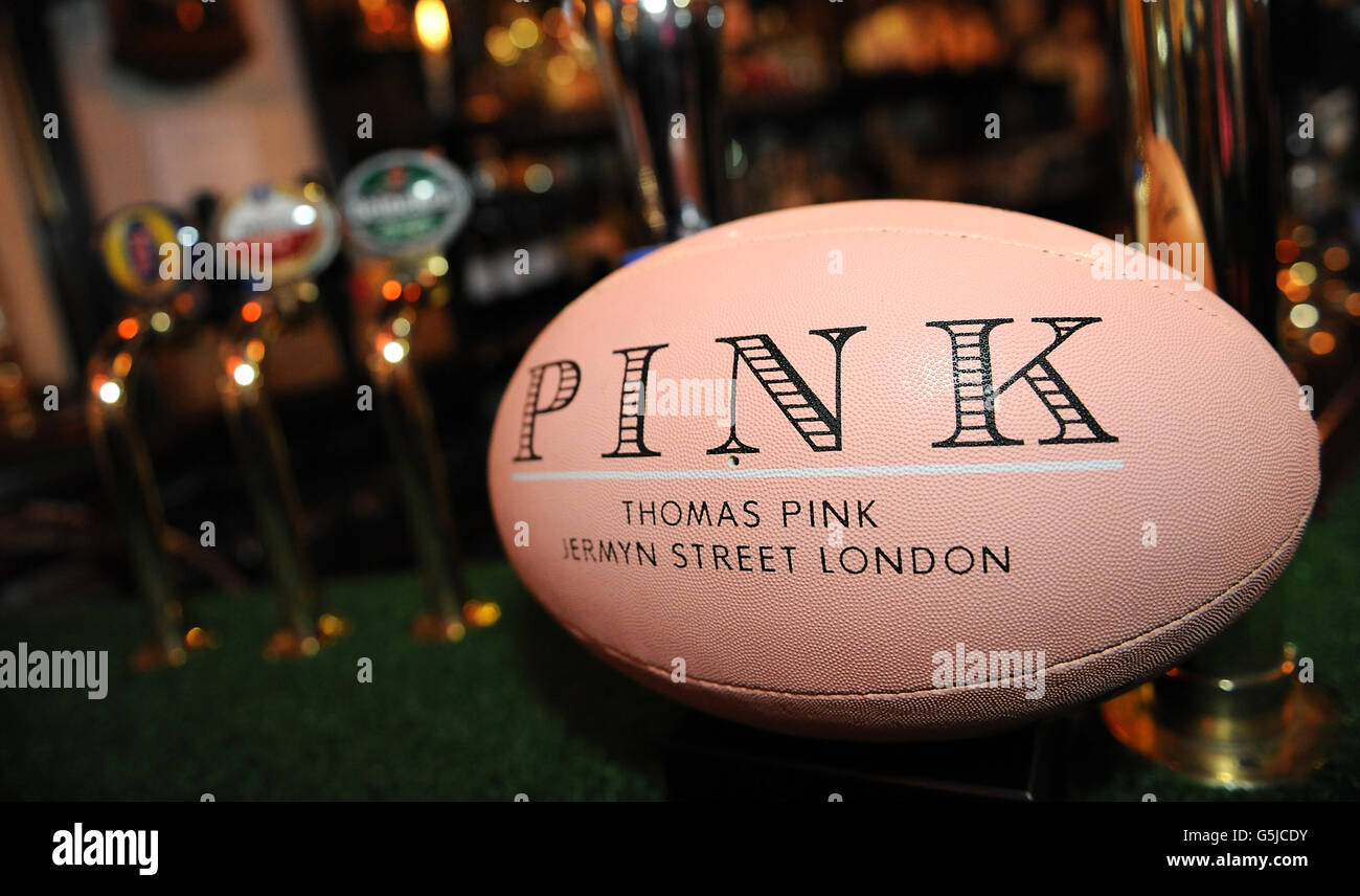 Golden Ball Pub High Resolution Stock Photography and Images - Alamy